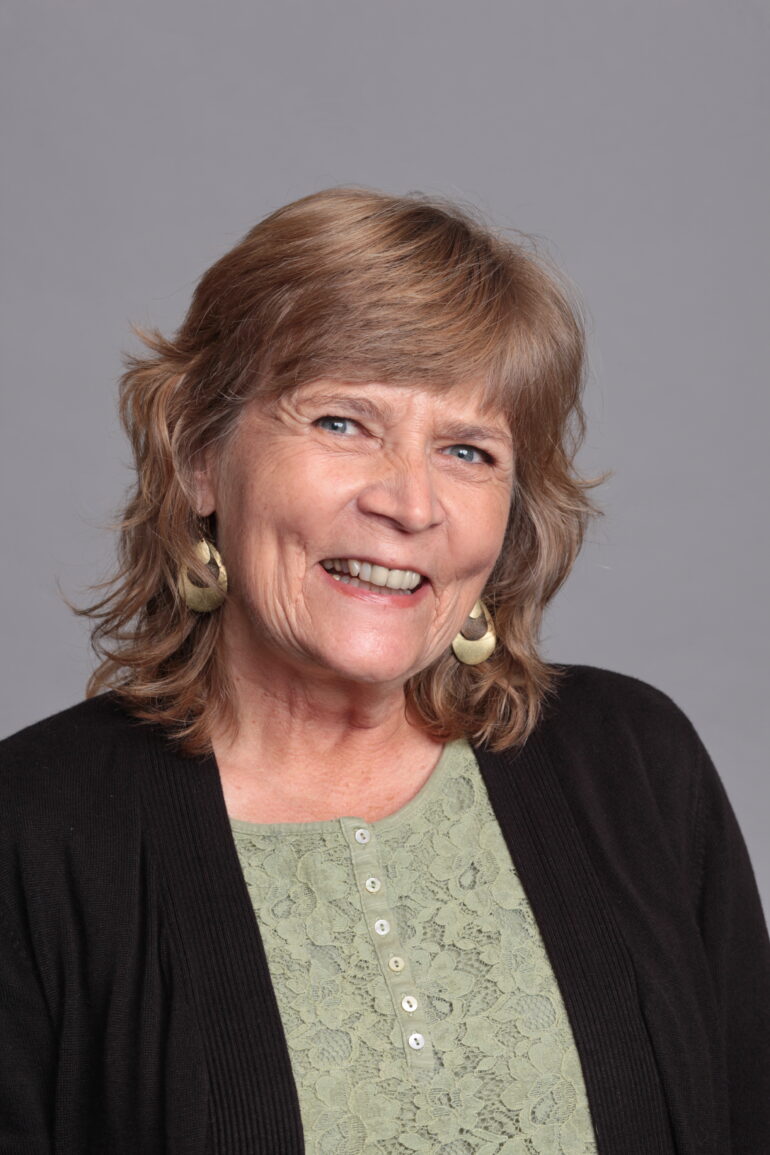Paula Schlueter Ross retires after nearly 35 years at ‘Reporter’
