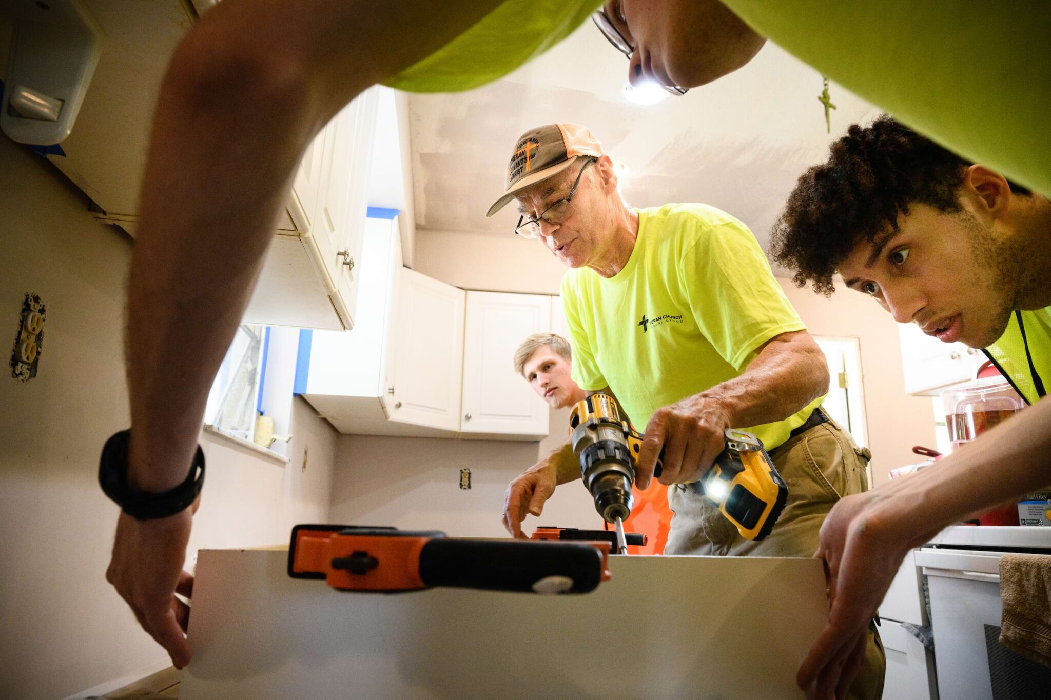 Spring break servants: College students help homeowners rebuild from ...