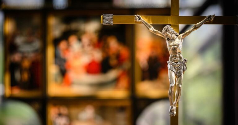 IC processional cross (1) - Reporter